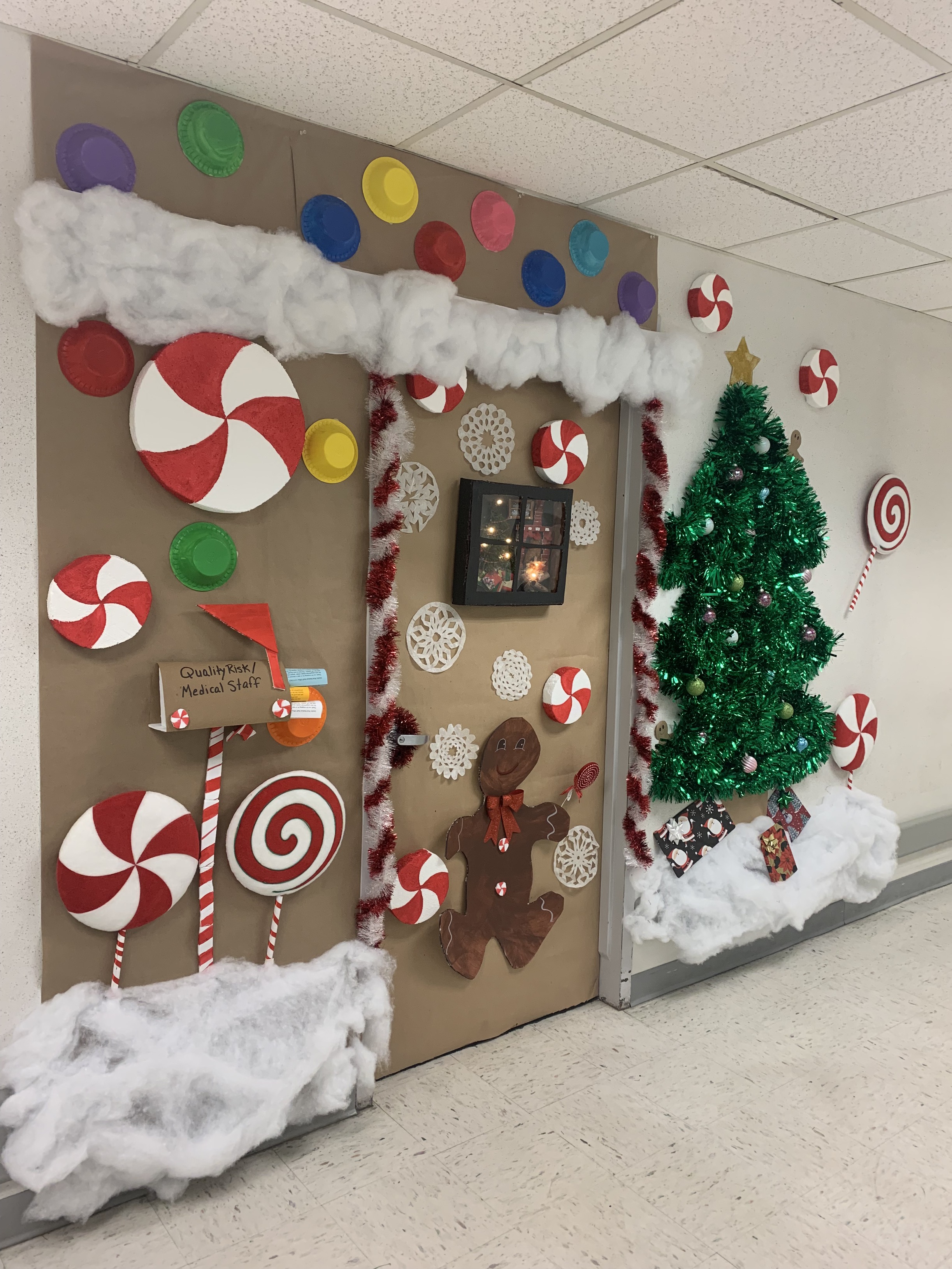 SECO NEWS - AVRMC Gets Festive with Christmas Door Decorating Contest